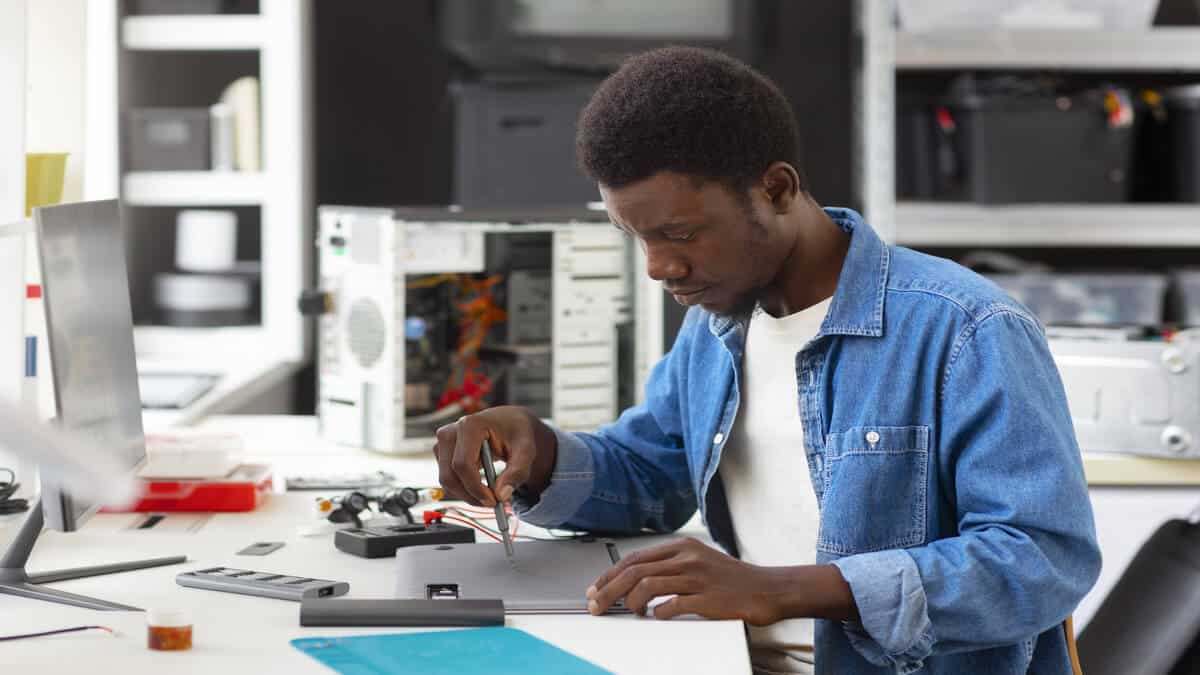 Cell Phone Repair Training Program In Mpumalanga 2024 | NASI ISPANI