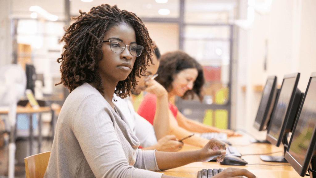 Dress To Impress: What To Wear To Work Events | NASI ISPANI