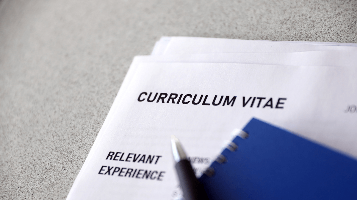 What Recruiters Look For In A CV: Get Noticed Fast | NASI ISPANI